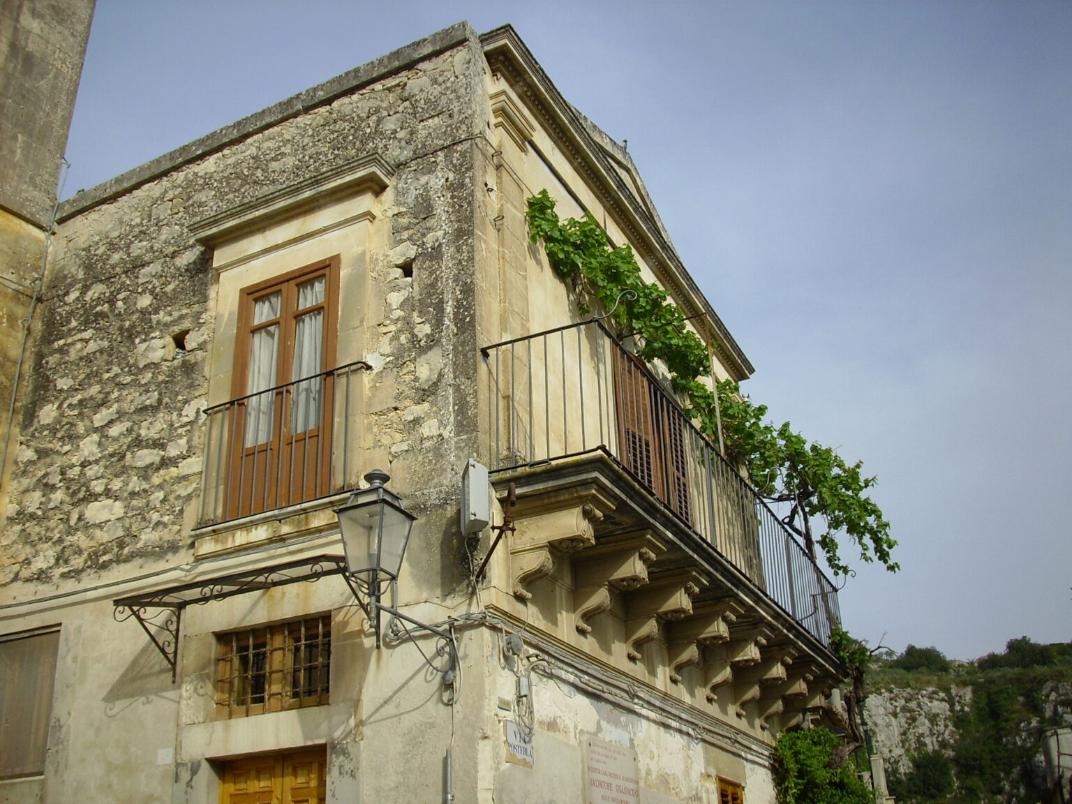 Modica: alla casa natale di Quasimodo le opere di Silvio Zampieri