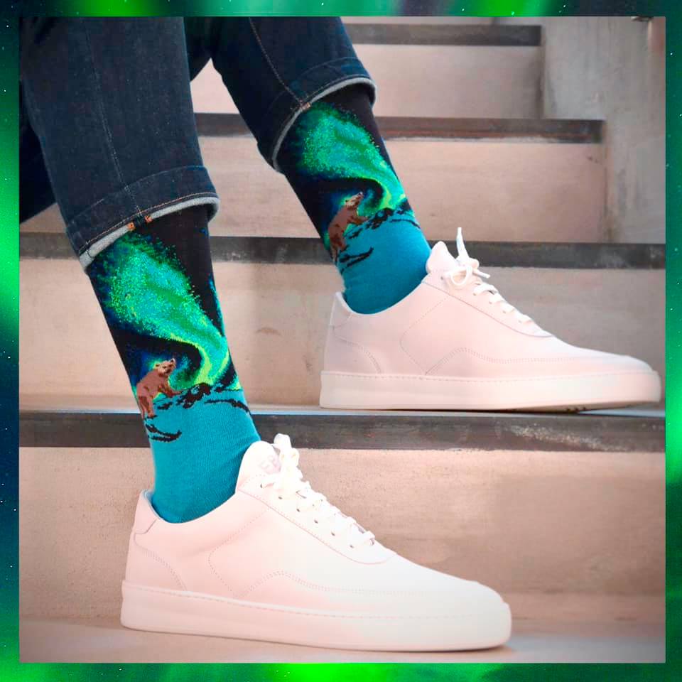 Gallo presenta le calze con l'aurora boreale